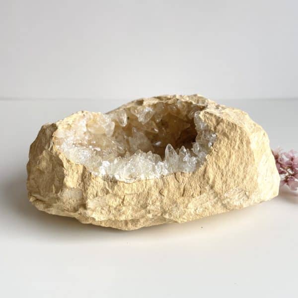 Witte calciet geode 2 - Dyona